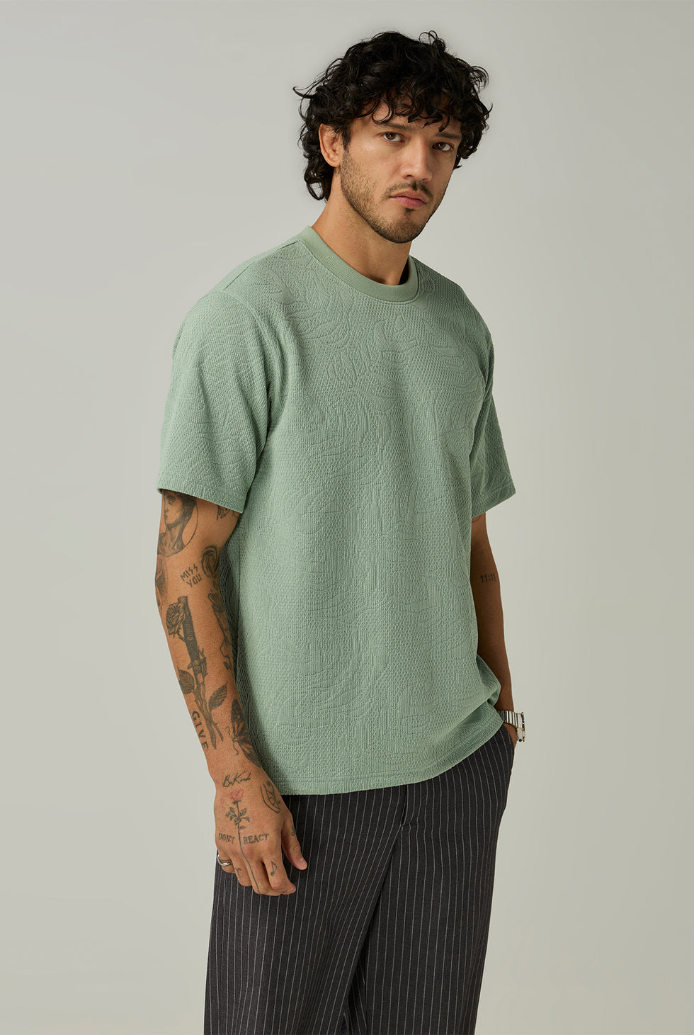 JACQUARD LEAVES PATTERN TEE – CC Double O Official Store