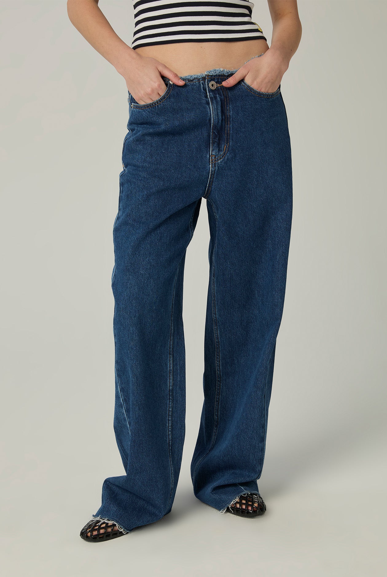 FRAYED WAIST BARREL JEANS – CC Double O Official Store